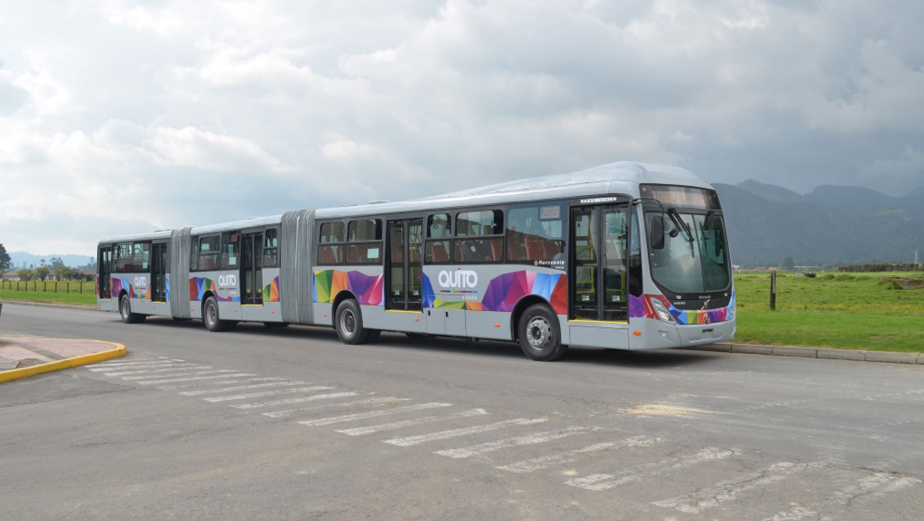 Volvo delivers 80 bi-articulated buses Volvo delivers 80 bi-articulated buses