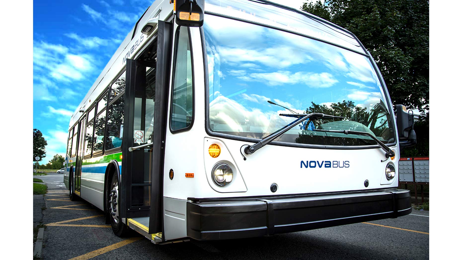 Volvo receives largest ever order for hybrid buses | Volvo Buses