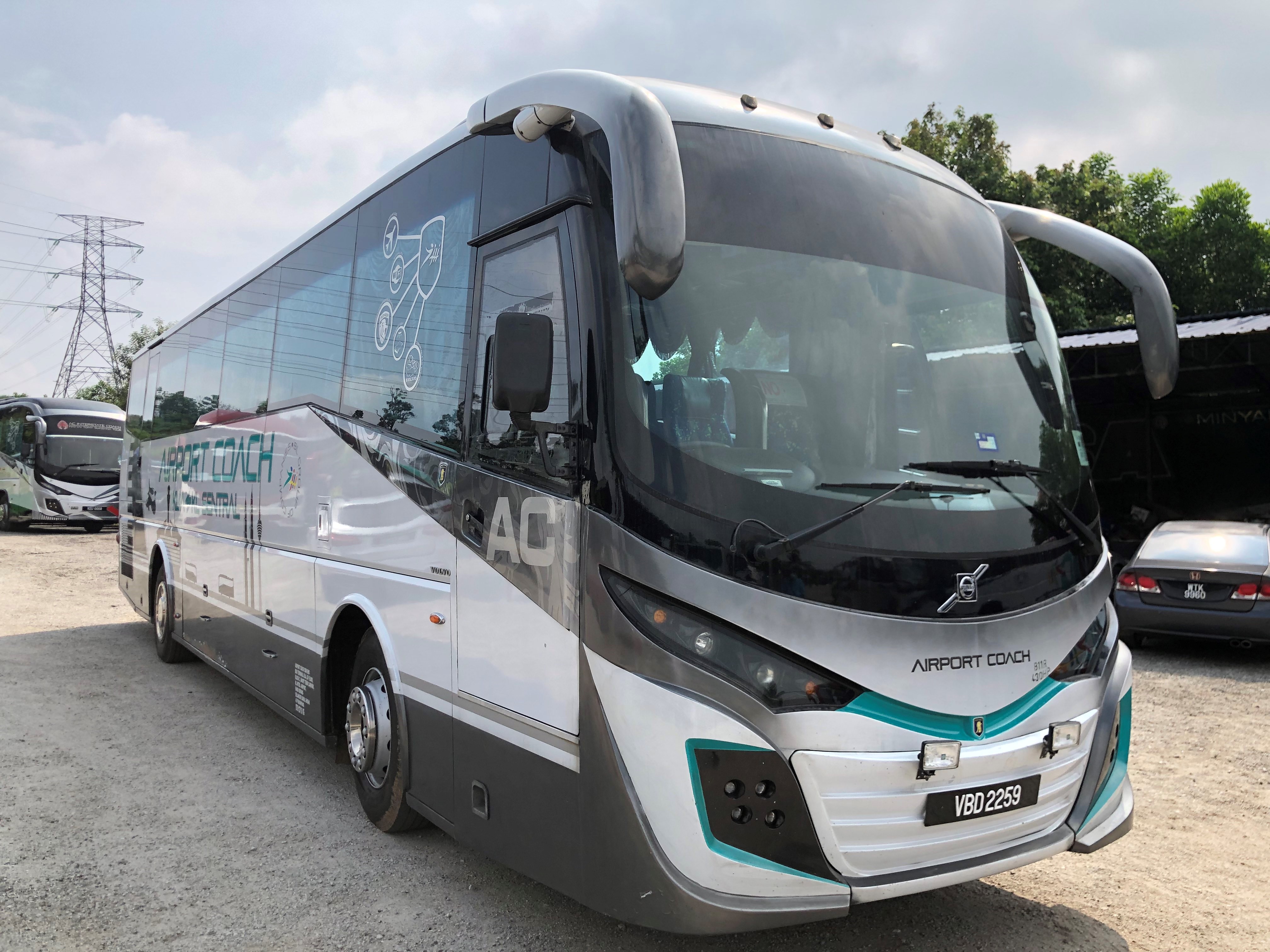 Airport Coach Goes the Distance with Volvo | Volvo Buses