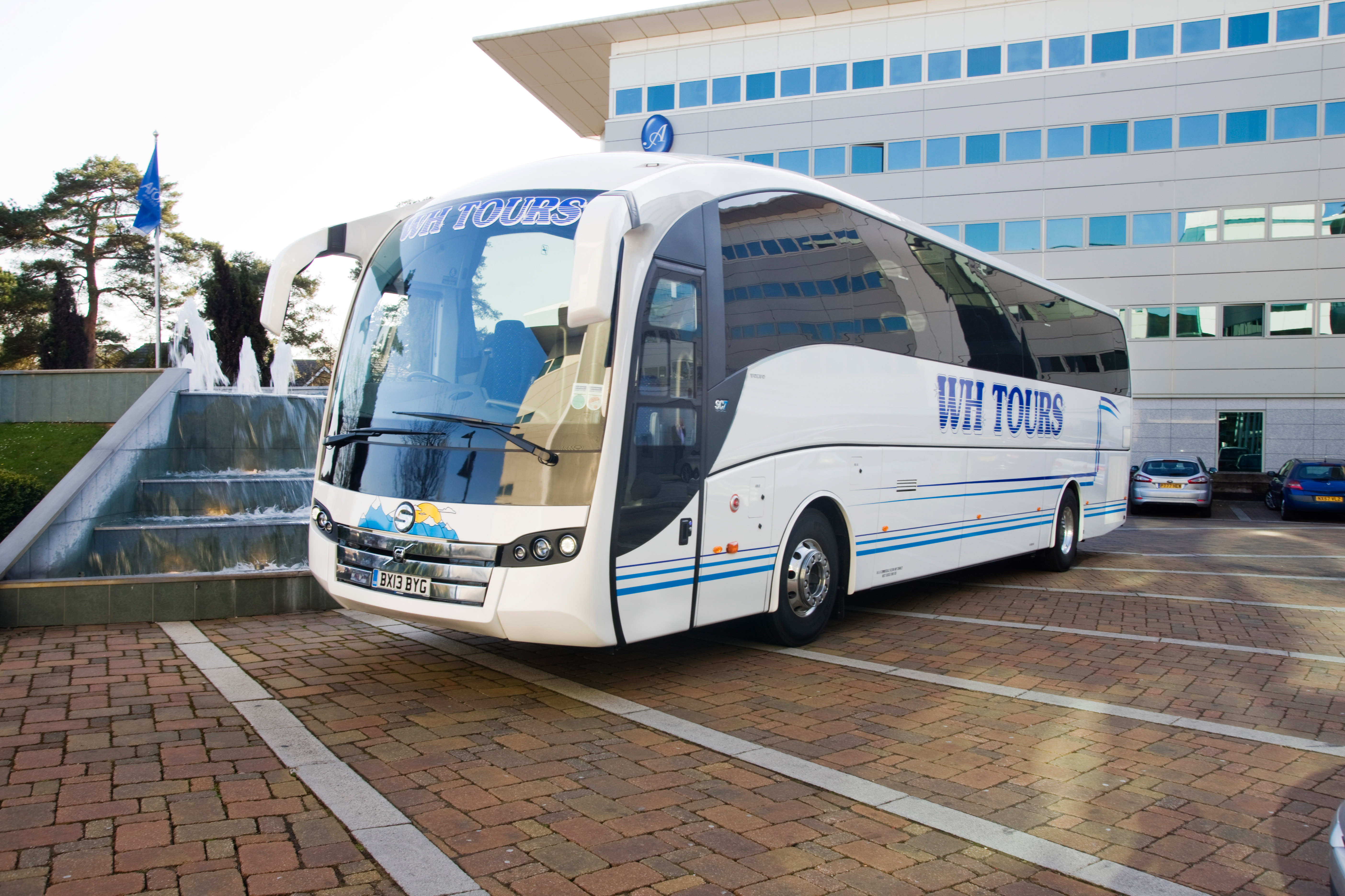 Volvo B11R Sunsundegui SC7 makes its UK debut for W&H Commercials