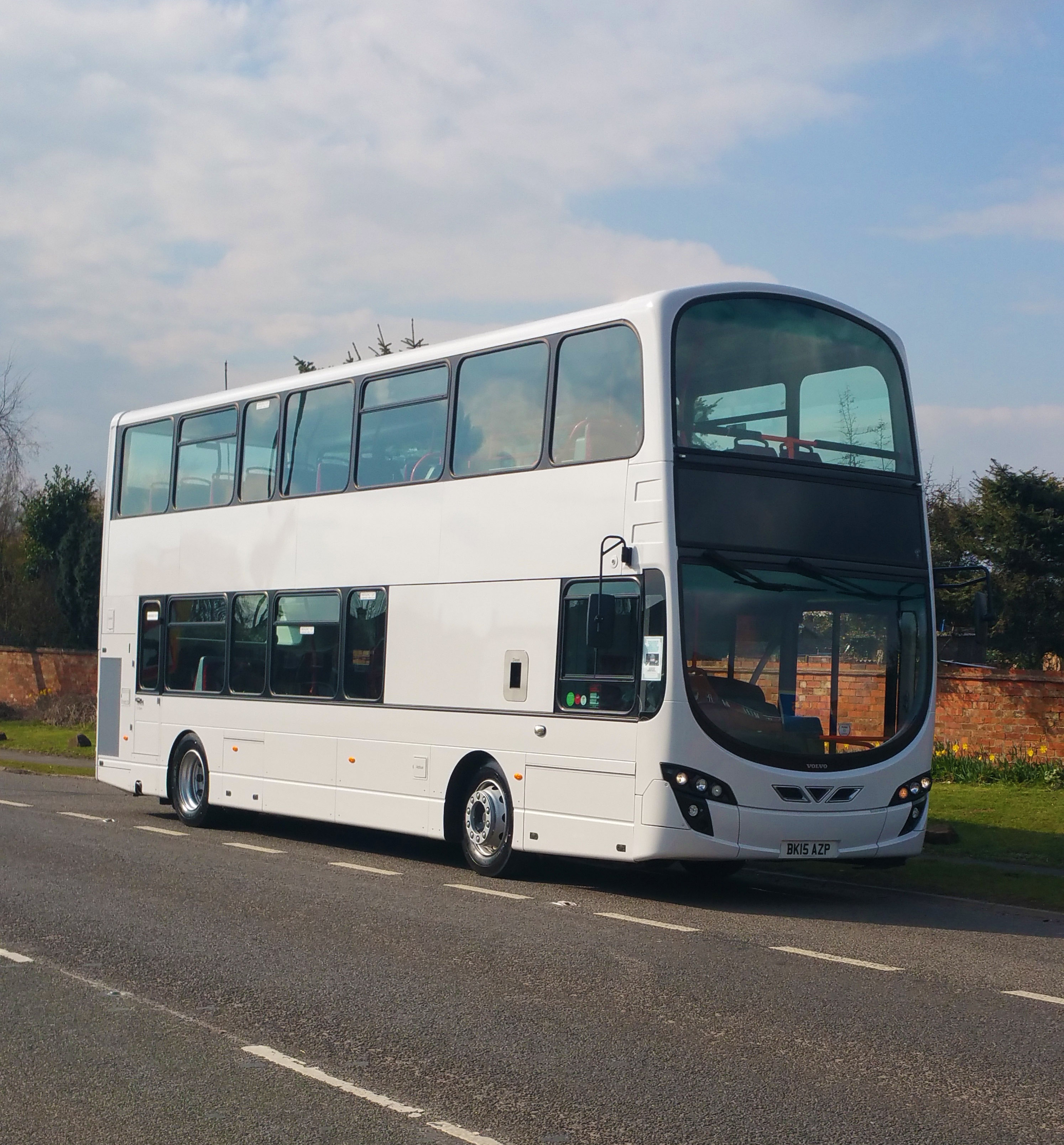 Centaur celebrates 30 years with Volvo with the purchase of a new ...