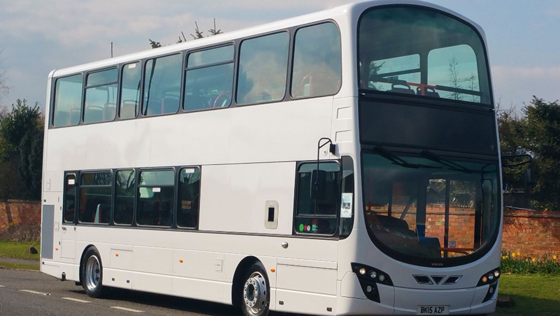 Centaur celebrates 30 years with Volvo with the purchase of a new ...