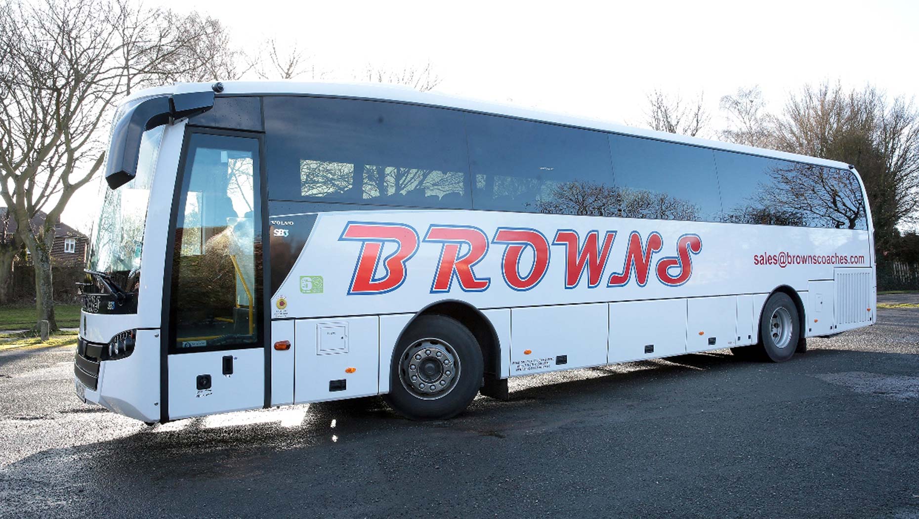 Browns Coaches celebrates ‘double first’ with Volvo | Volvo Buses
