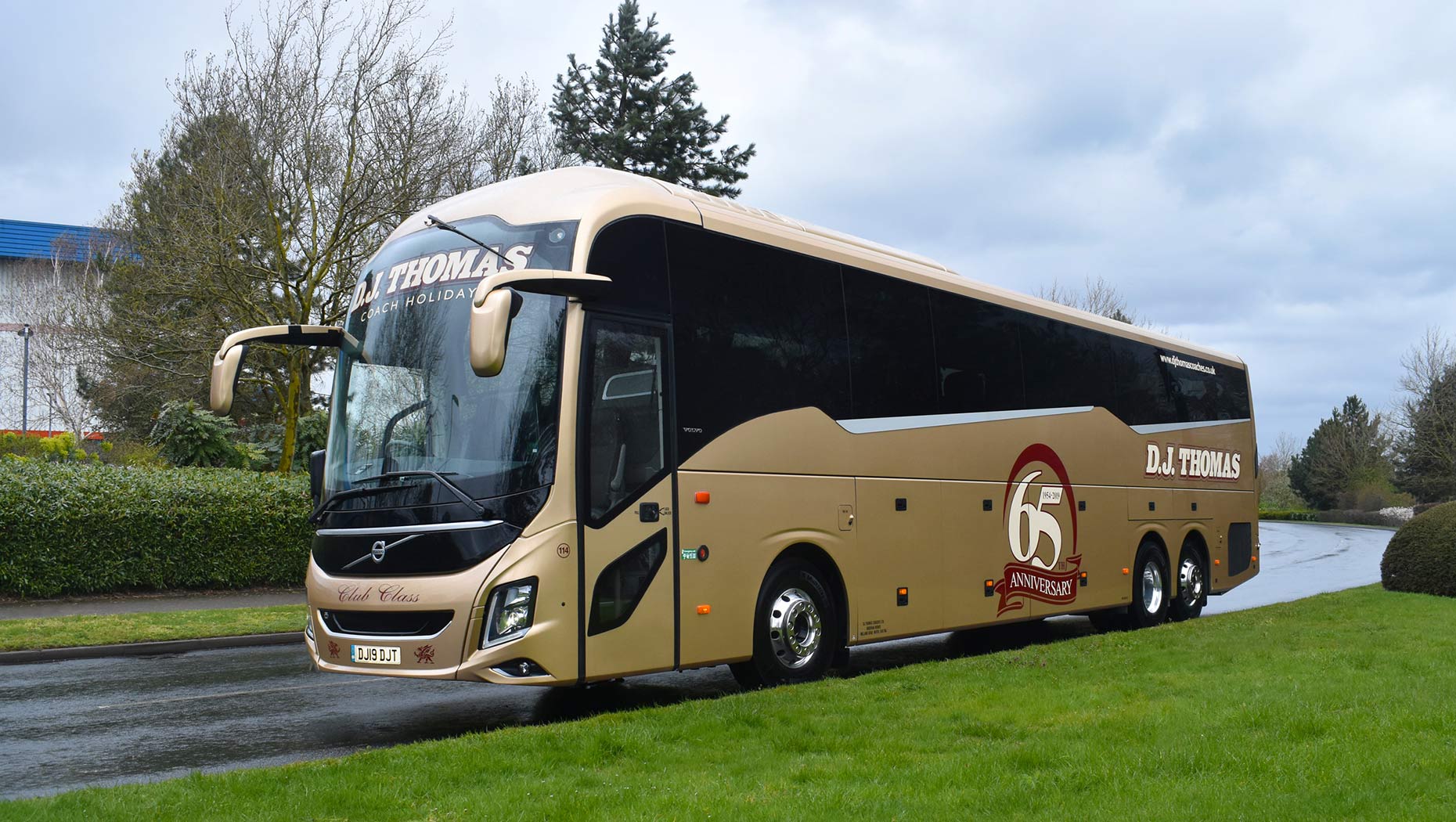 Welsh operator shifts to next level of luxury coach | Volvo Bus