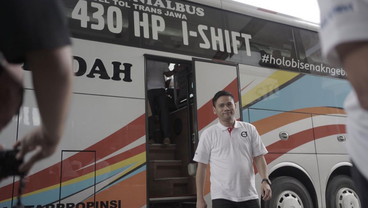 Taking the premium coach to people in Indonesia | Volvo Buses